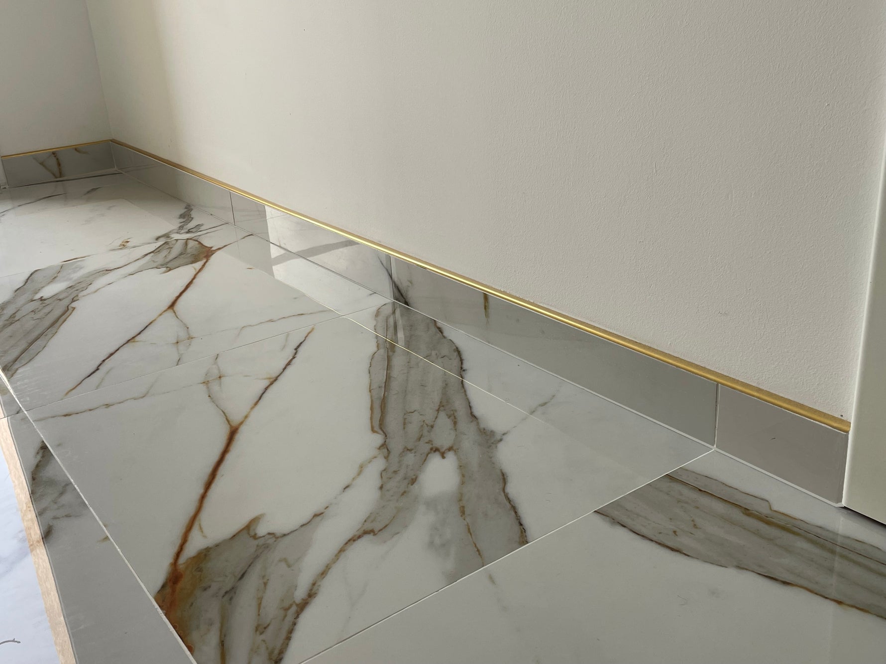 Skirting boards – Blanche Matériaux Nobles